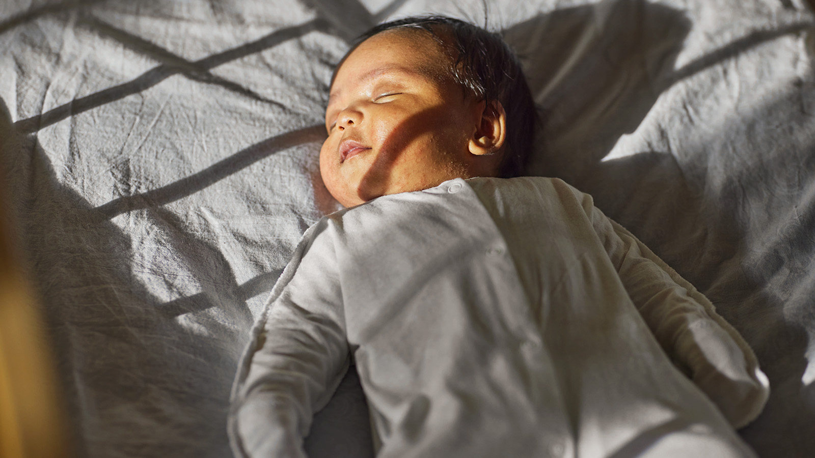 Slik kler du babyen din når den skal sove